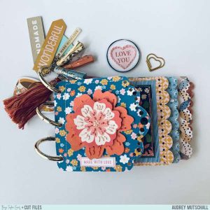 Quilt Inspired Scalloped Mini Album – Scrap Booking